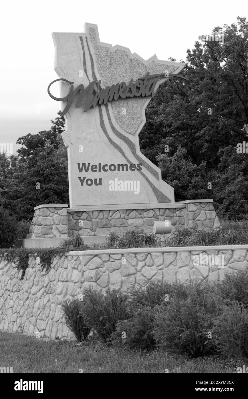 Minnesota border hi-res stock photography and images - Alamy