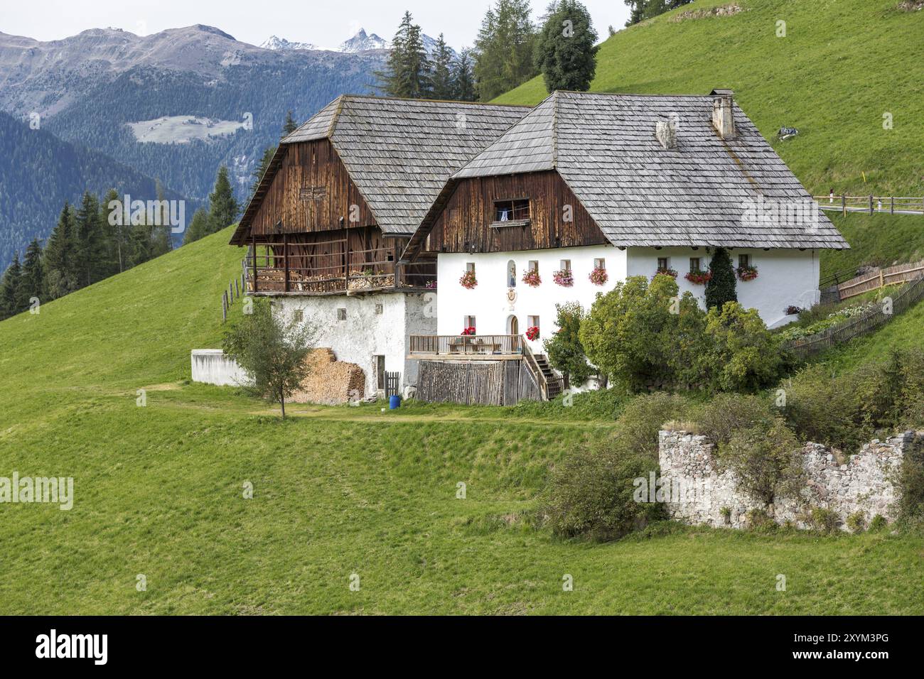 Typical houses mountain farms hi-res stock photography and images - Alamy