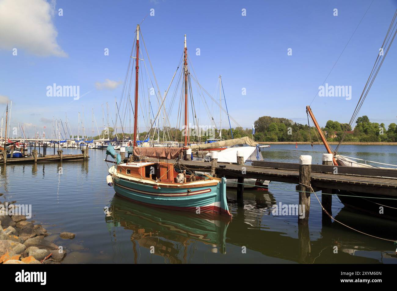 Boats ship boat ships trawlers sailboats boats hi-res stock photography ...