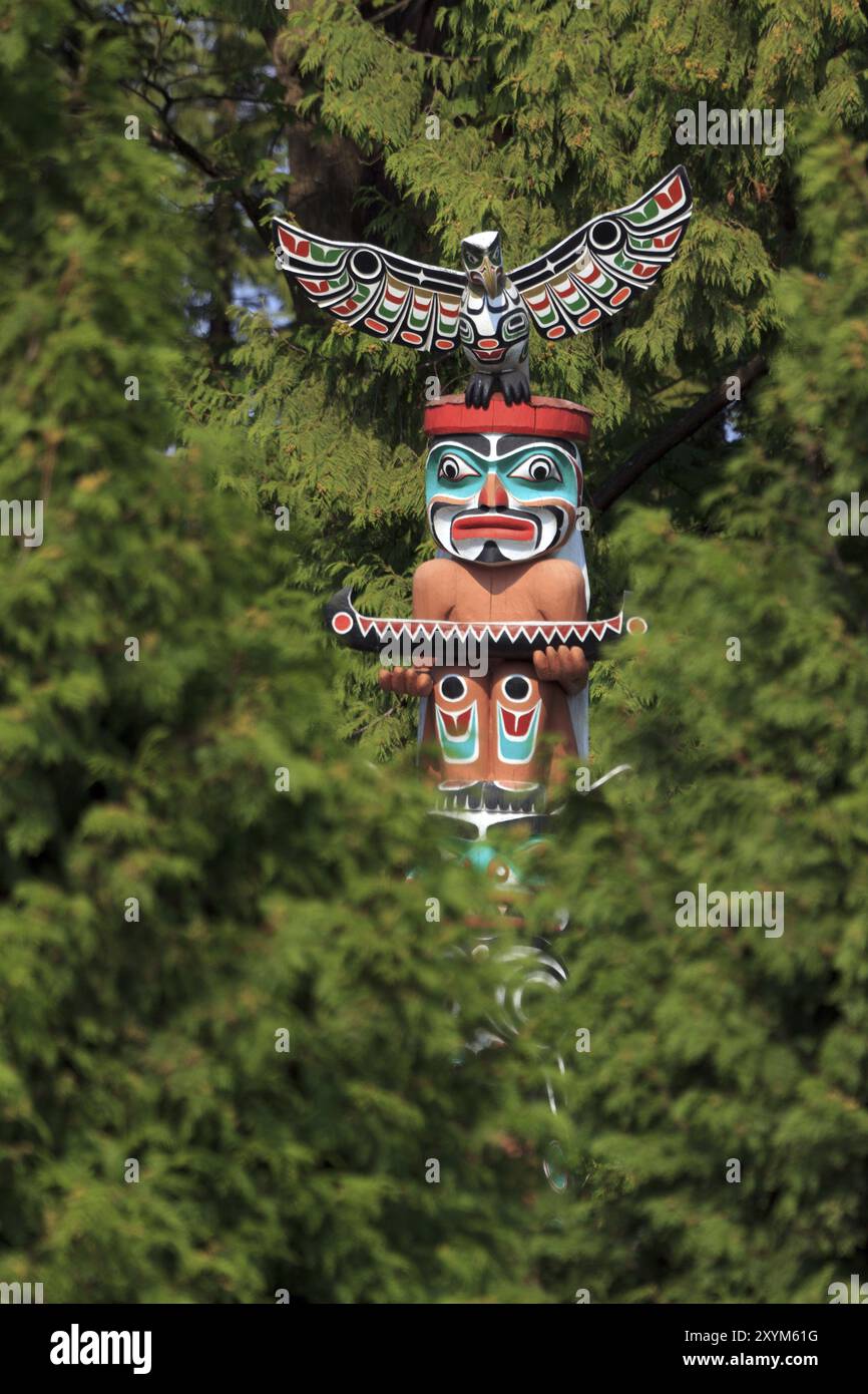 Totem pole in Stanley Park in Vancouver Canada Stock Photo - Alamy