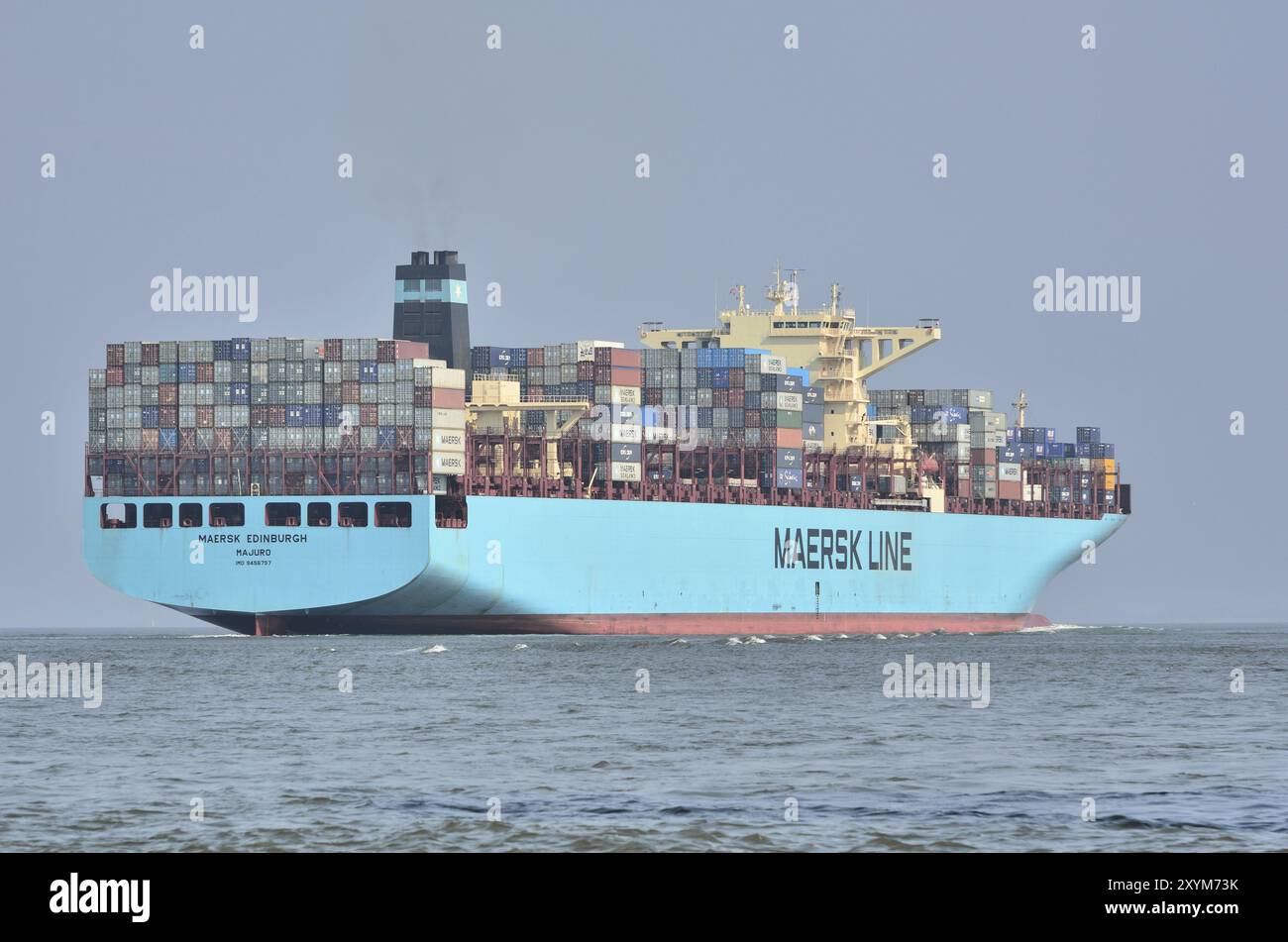 Containervessel Maersk Edinburgh, IMO-No. 9456757 inbound by Cuxhaven ...