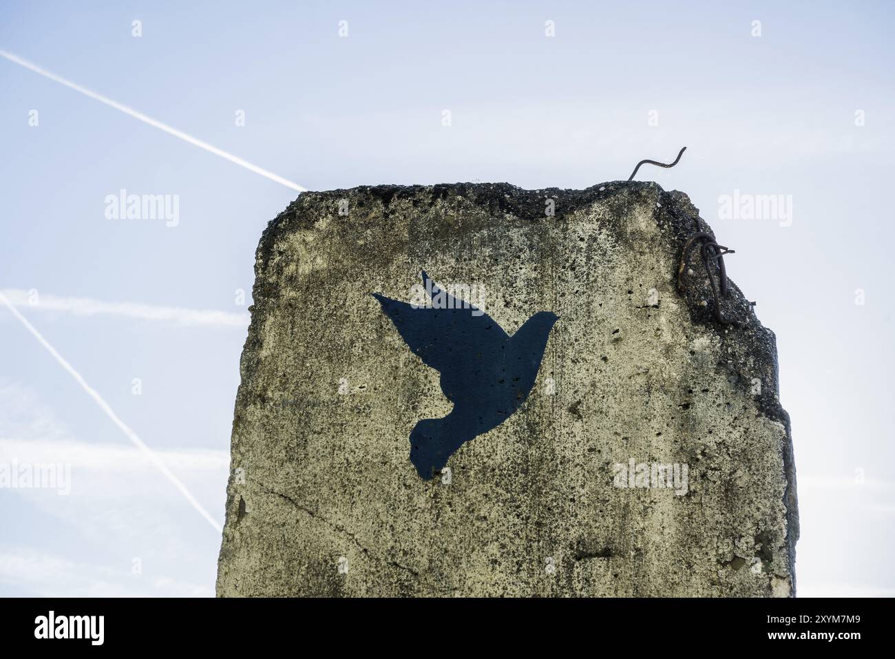 Monument, part of the Berlin Wall with dove of peace, Schengen, Canton ...