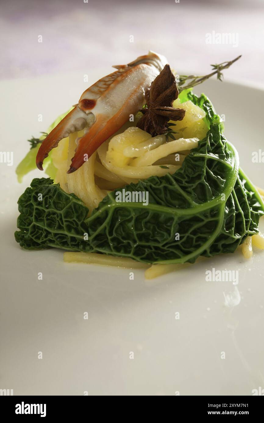 Star anise and noodles hi-res stock photography and images - Alamy