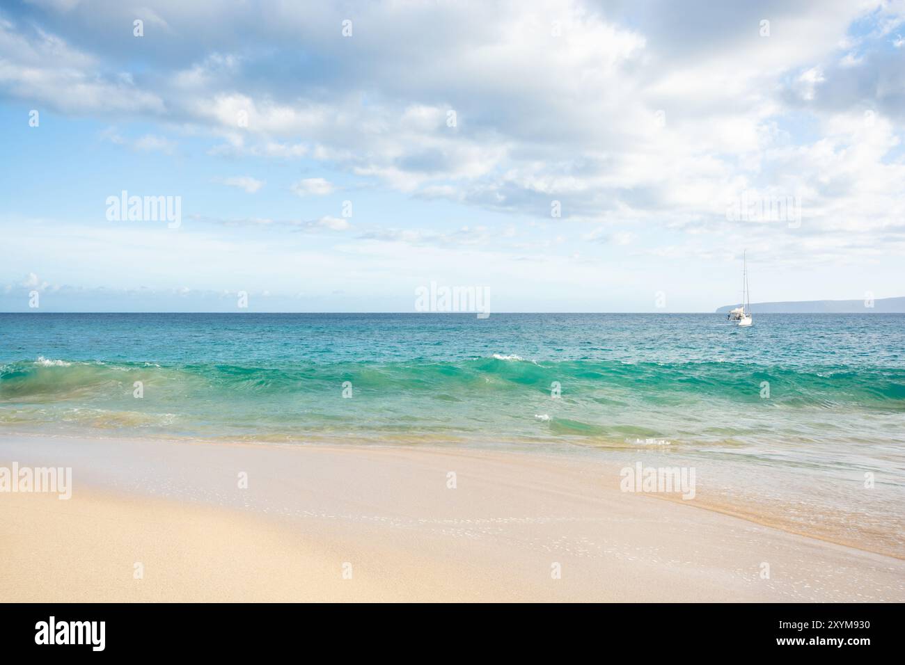 View of the Big beach of Makena state park on Maui, Hawaii in Summer ...