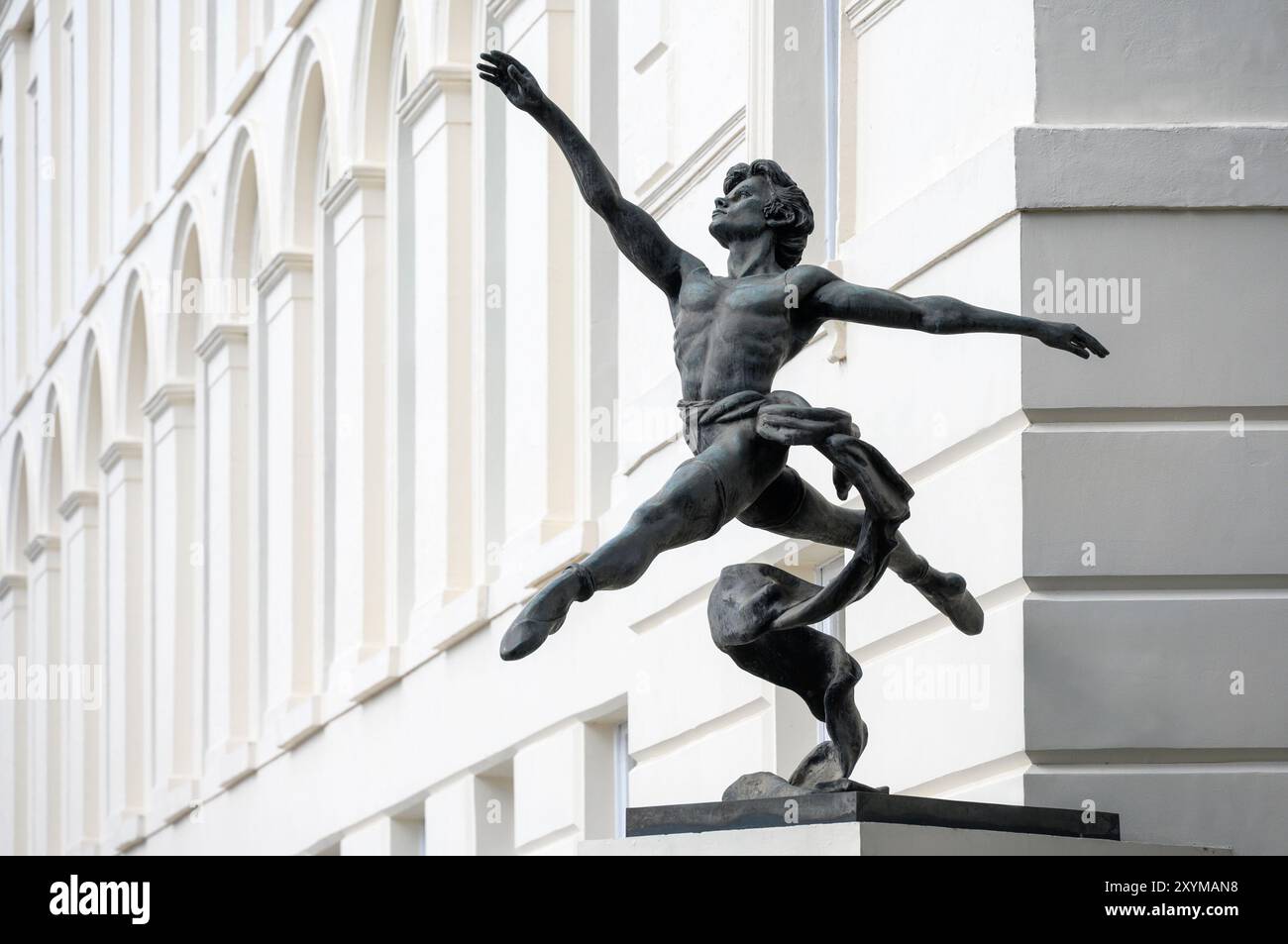 London, England, UK. 'Jete' (Enzo Plazzota: 1975) statue of David Wall ...
