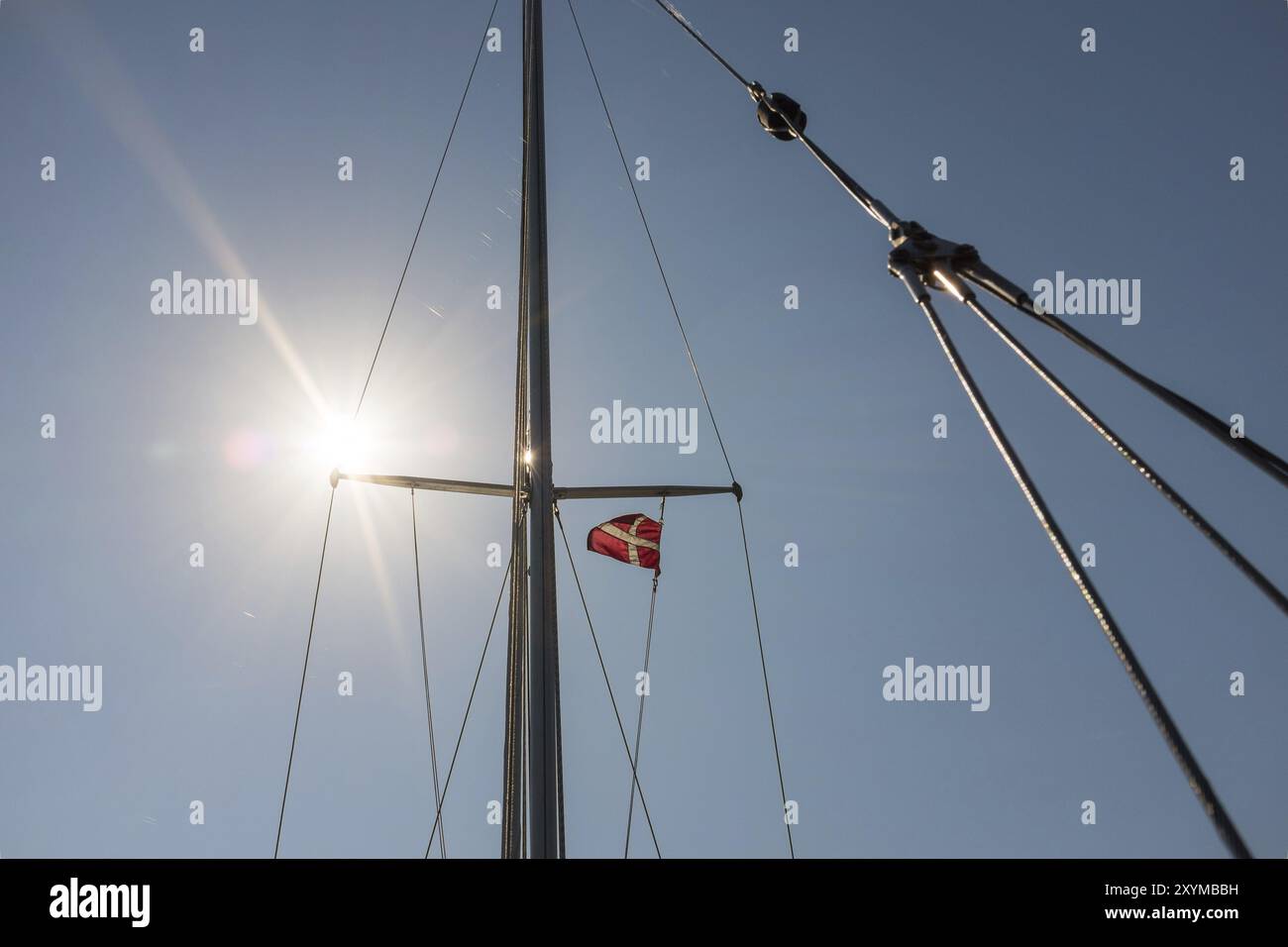 Mast of sailing yacht Stock Photo - Alamy