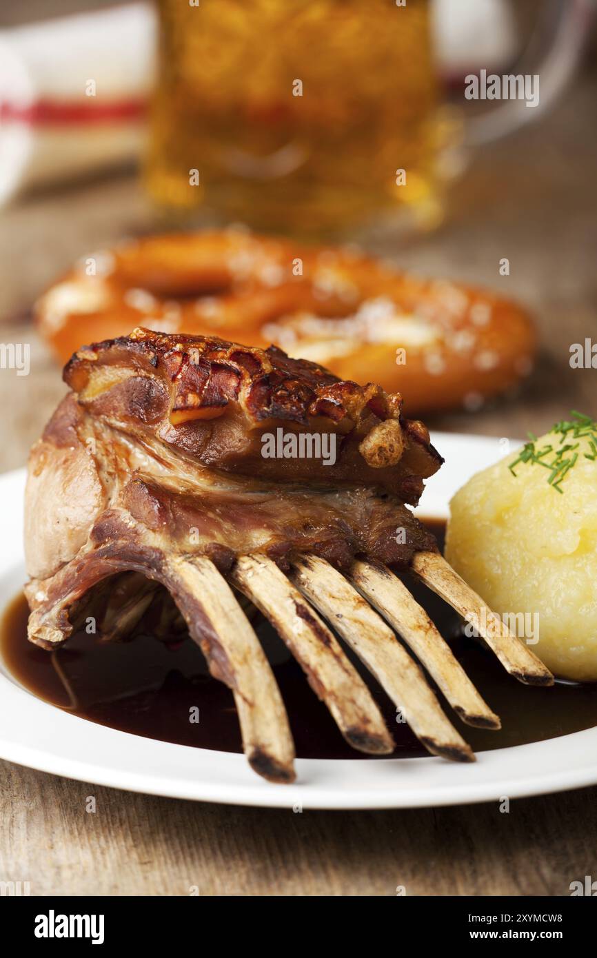 People eating pig roast hi-res stock photography and images - Alamy