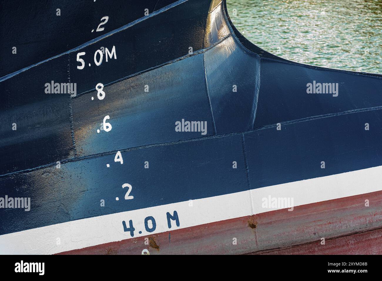 Bulb bow boat hi-res stock photography and images - Alamy