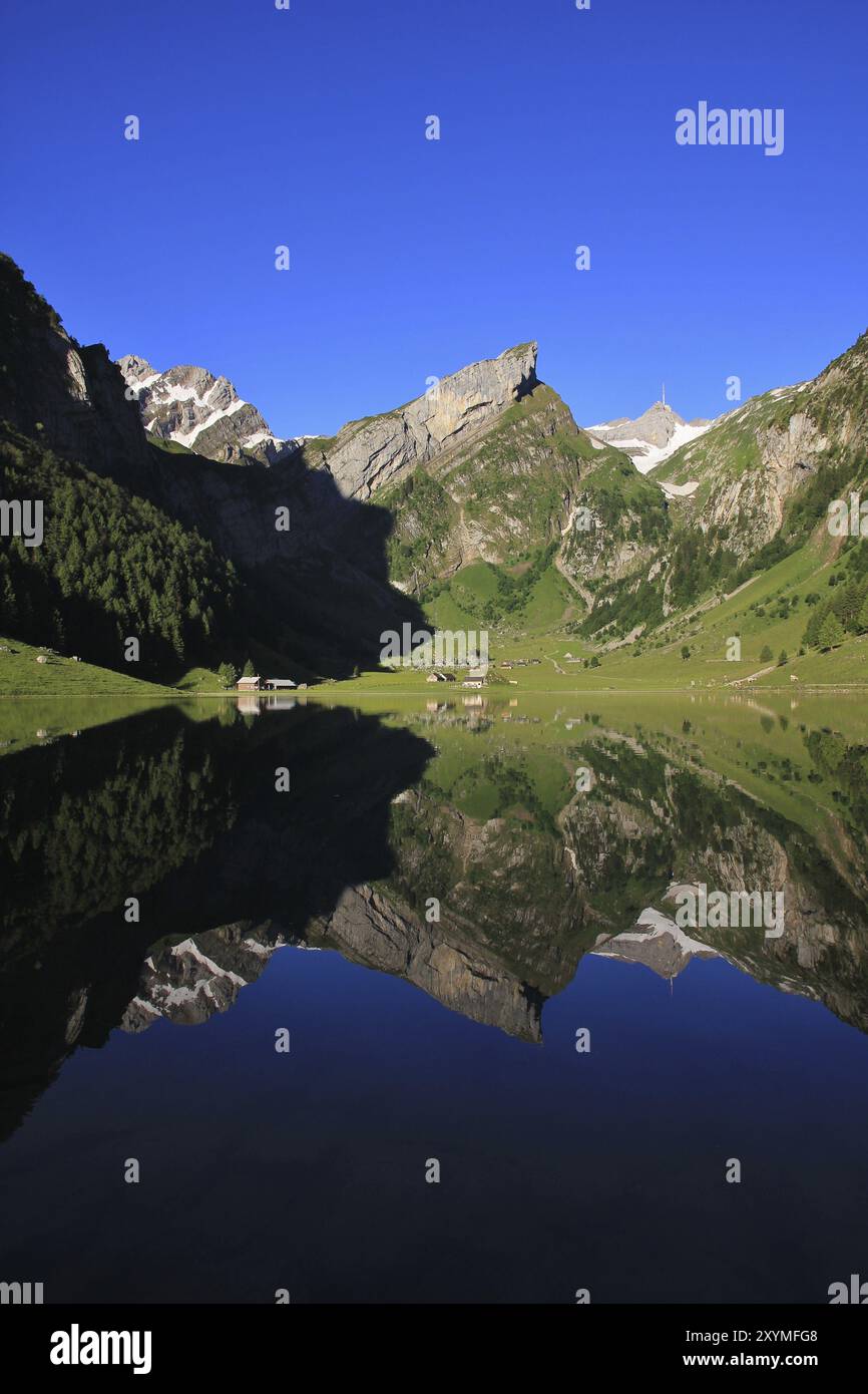 Lakes and lakes in summer and rural areas hi-res stock photography and ...