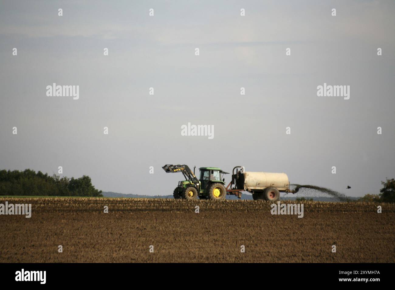 Spreading unit hi-res stock photography and images - Alamy