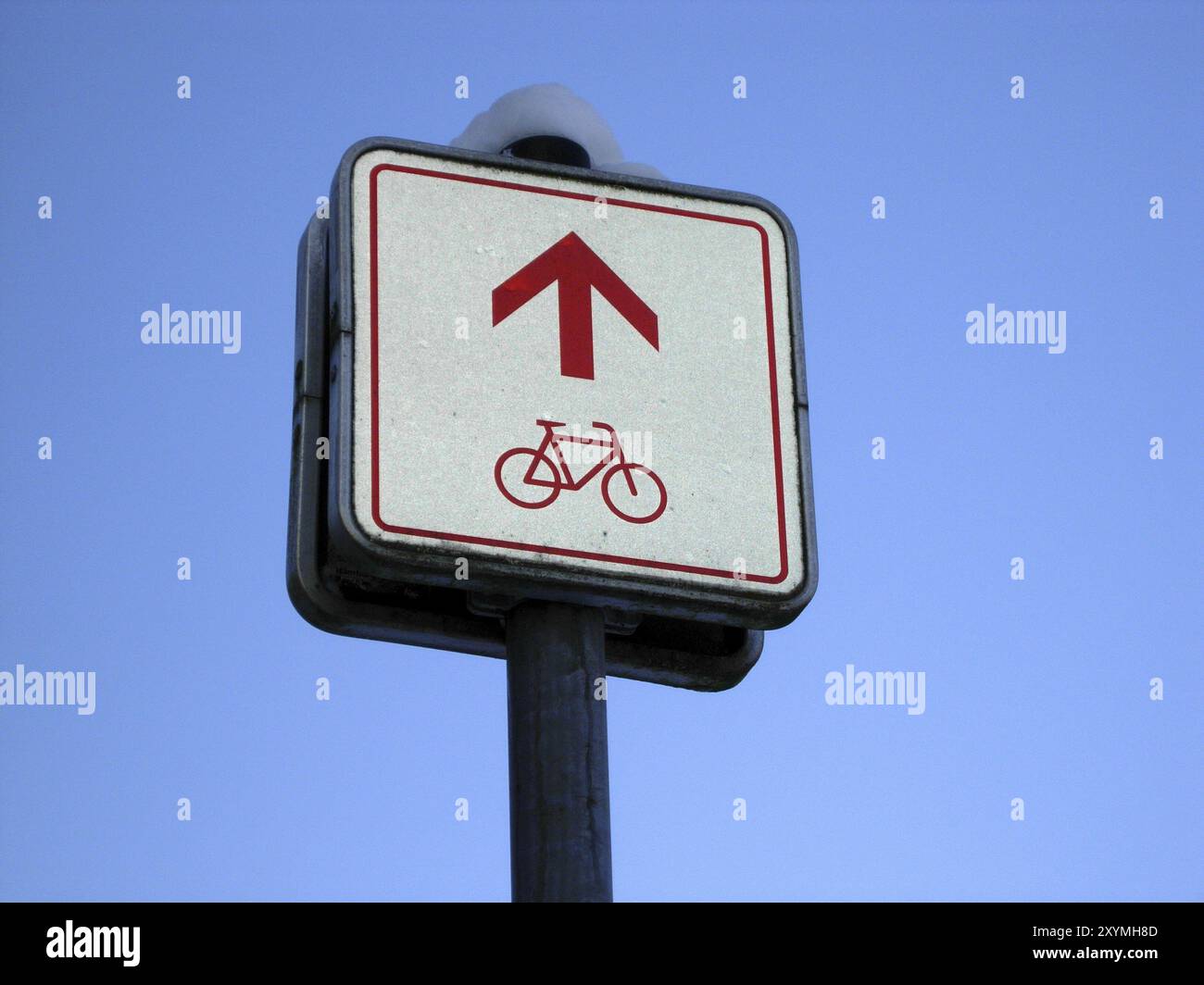 Cycle path signposting Stock Photo - Alamy