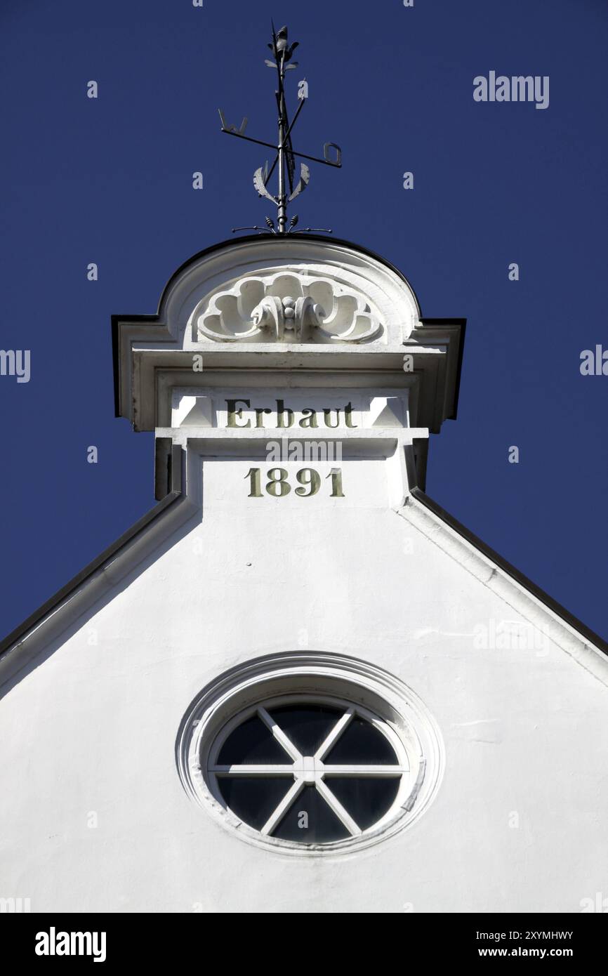 Gable sections hi-res stock photography and images - Alamy