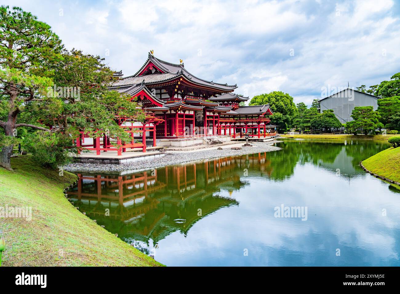 Byodo in heian japan hi-res stock photography and images - Alamy