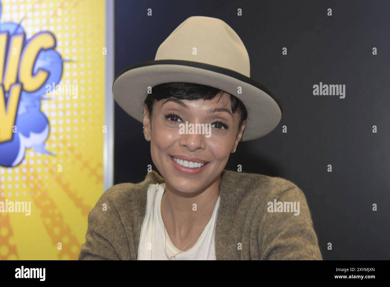 Tv series bones hi-res stock photography and images - Alamy