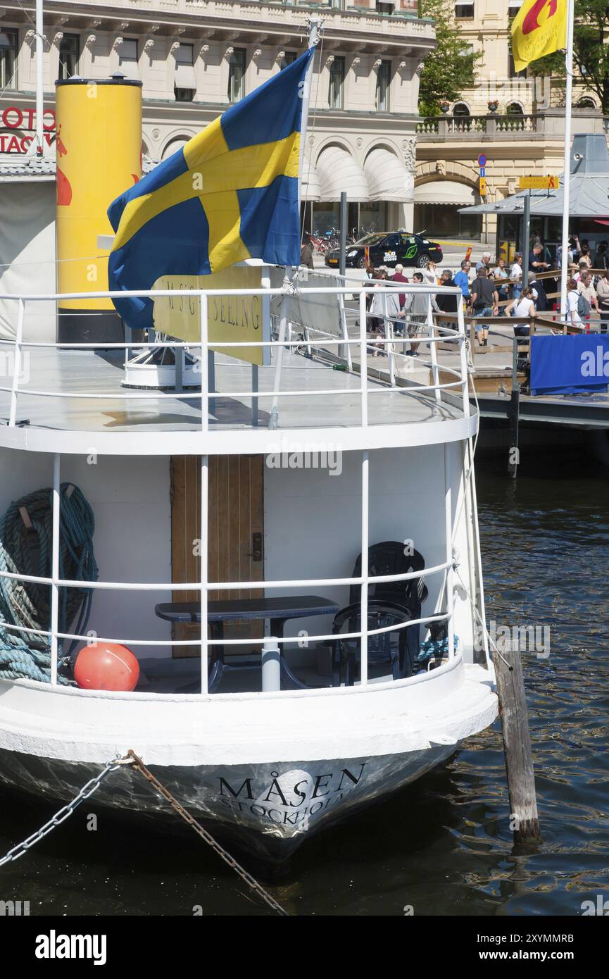 Cruise sightseeing boats downtown stockholm hi-res stock photography ...