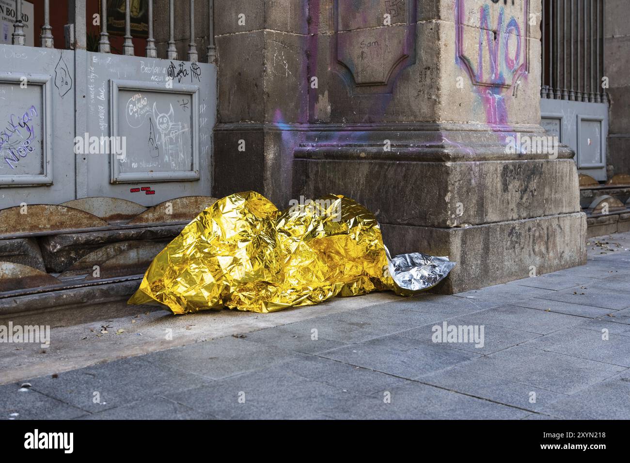 Homelessness empty building hi-res stock photography and images - Alamy