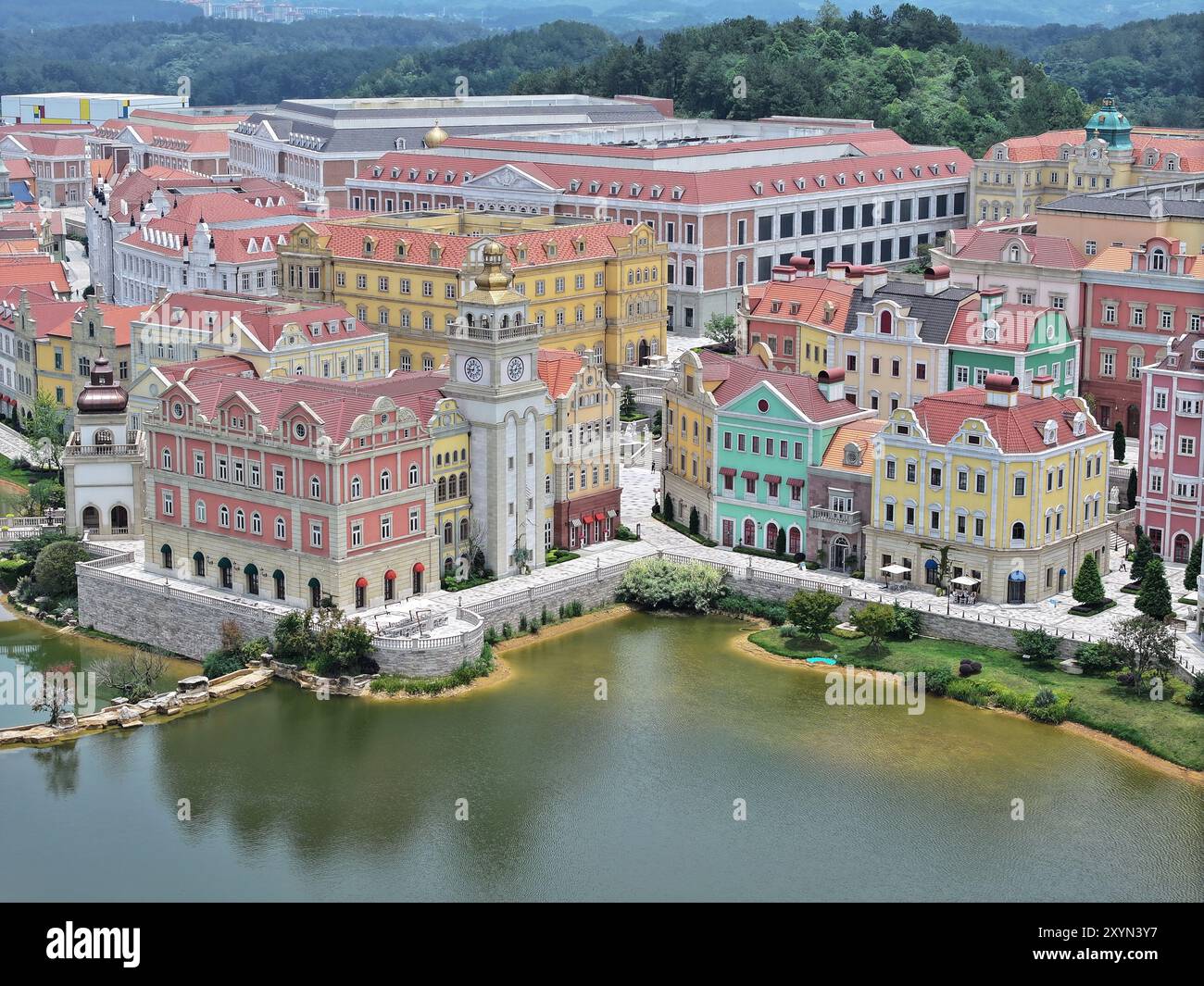 Data centers construction hi-res stock photography and images - Alamy