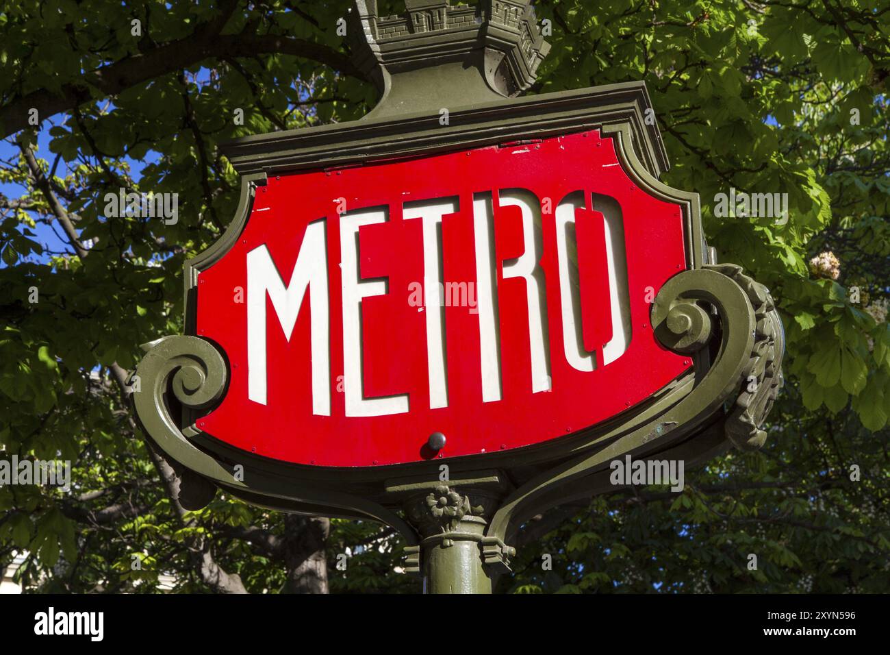 Metro sign in Paris Stock Photo - Alamy