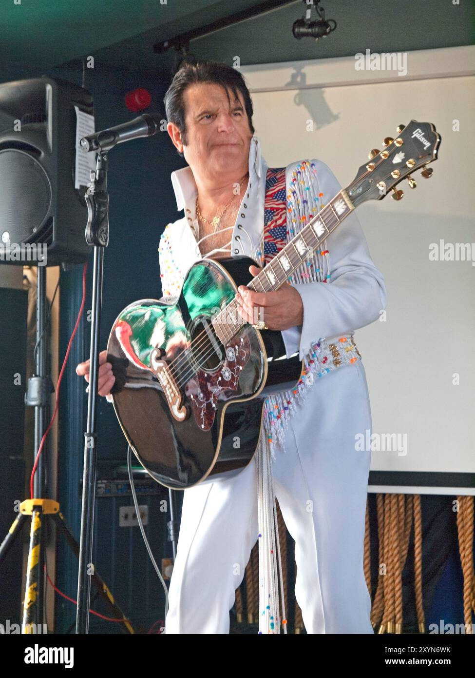 An Elvis tribute act at a Brighton pub Stock Photo - Alamy