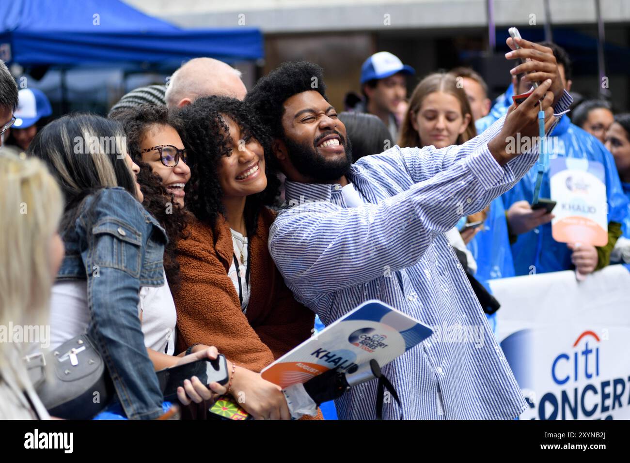 Khalid fans hi-res stock photography and images - Alamy