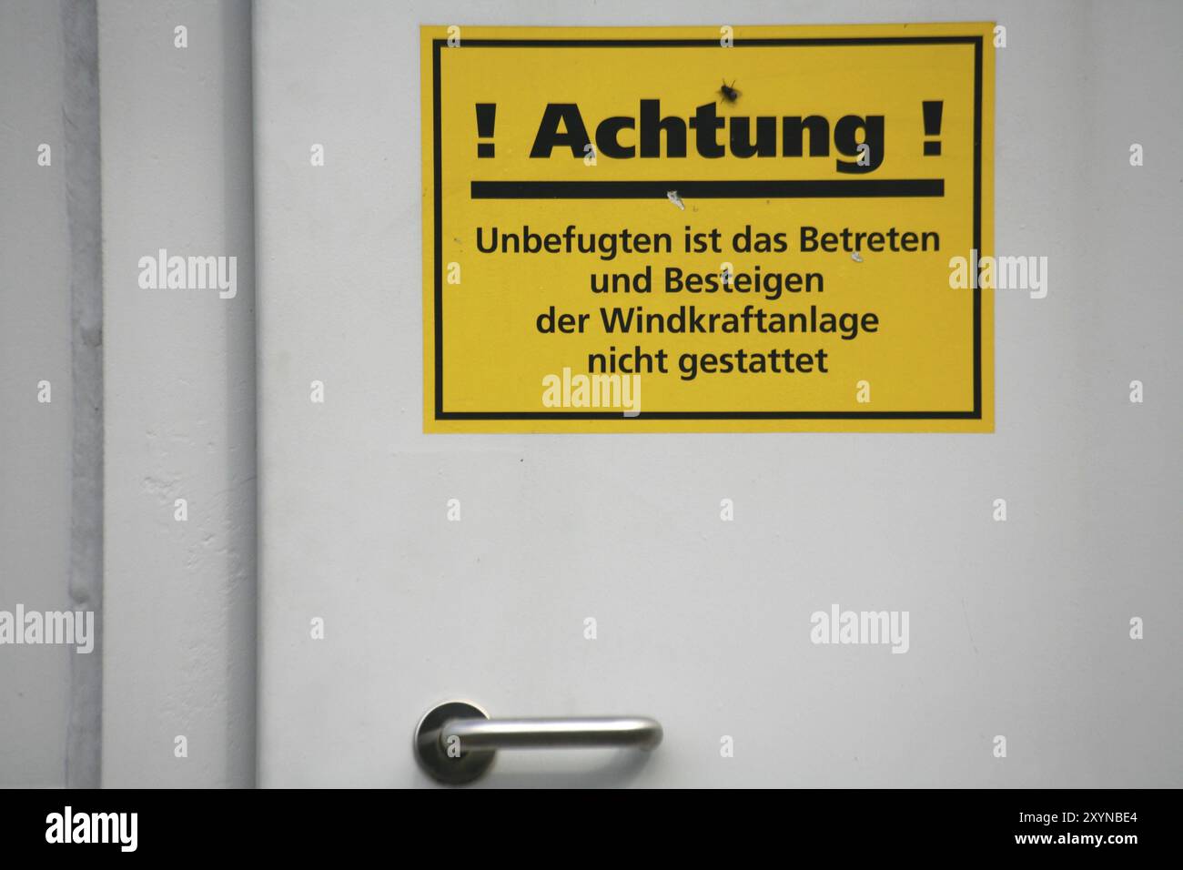 Warning sign for high winds hi-res stock photography and images - Alamy