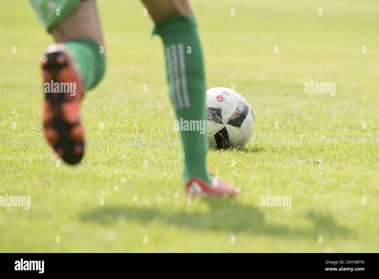 Feature teams hi-res stock photography and images - Alamy