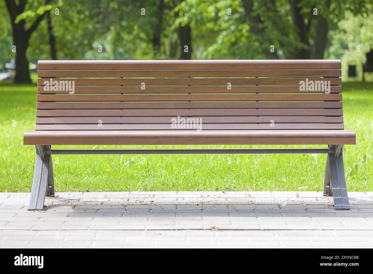 Closeup view park bench people hi-res stock photography and images - Alamy