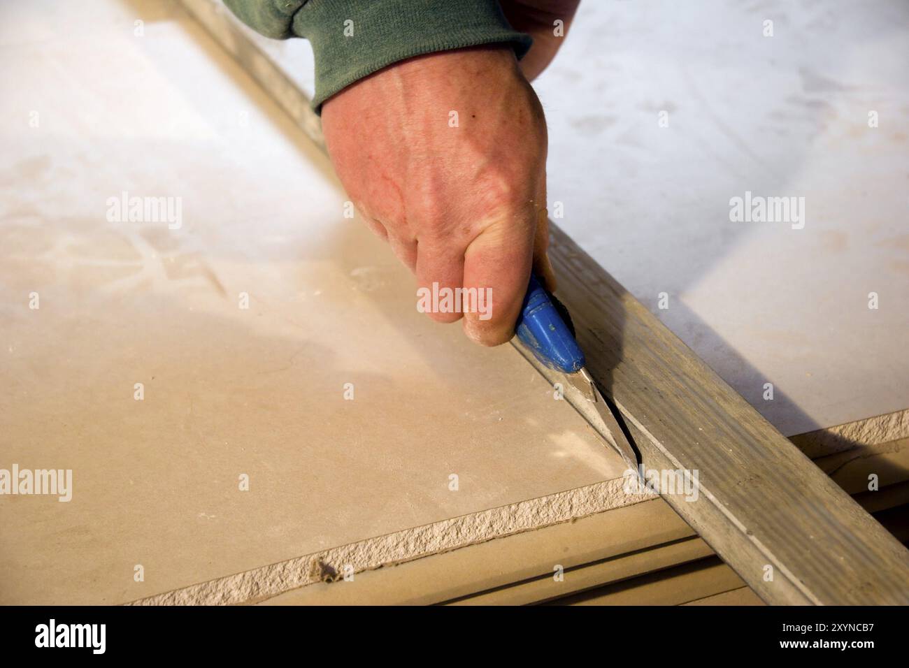 Plasterboard cutting hi-res stock photography and images - Alamy