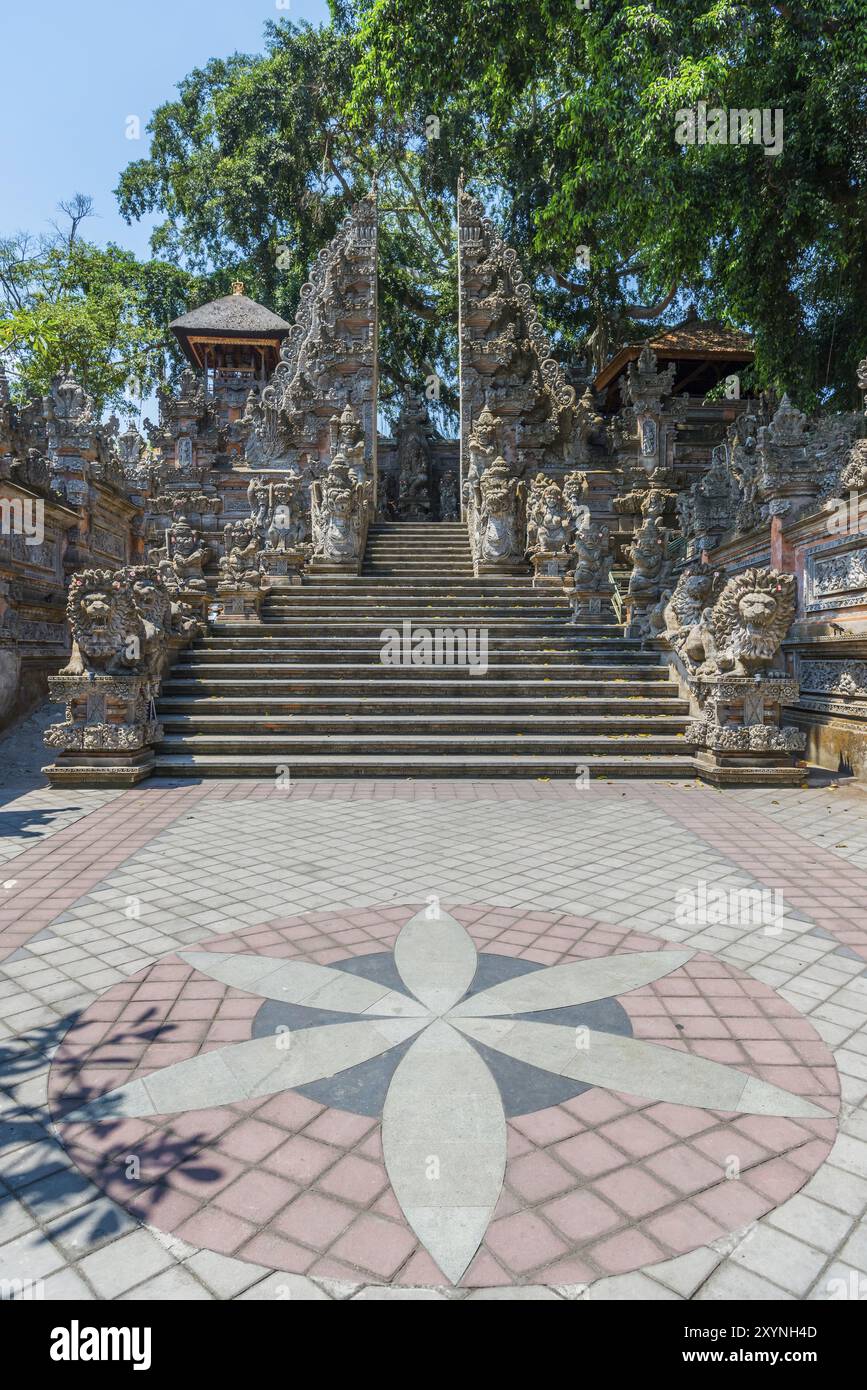 Pura Taman Saraswati, temple, Tor, entrance gate, Hinduism, religion ...