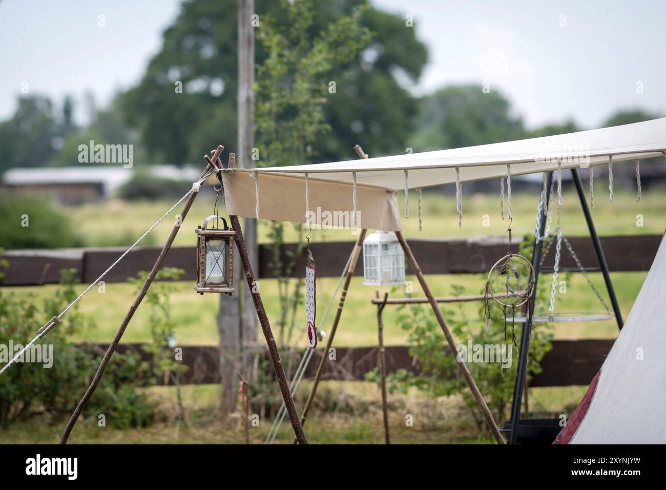 Old fashioned tent hi-res stock photography and images - Alamy