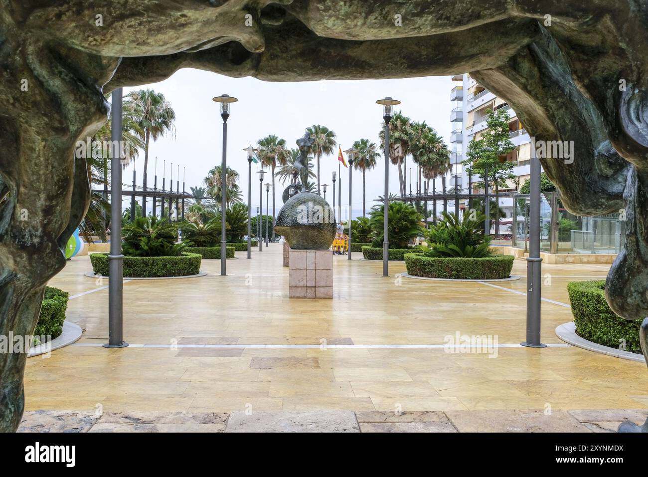 Marbella sculptures hi-res stock photography and images - Alamy