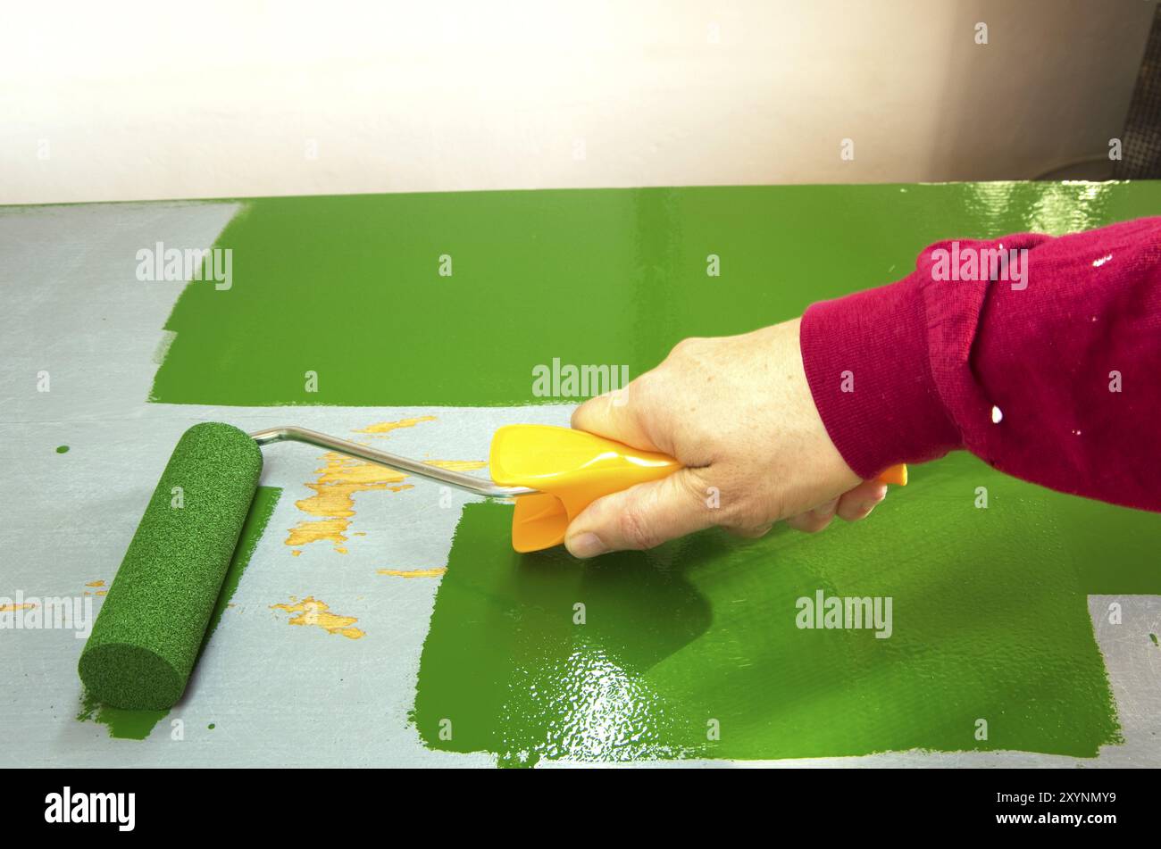 Painter paint roller hi-res stock photography and images - Alamy