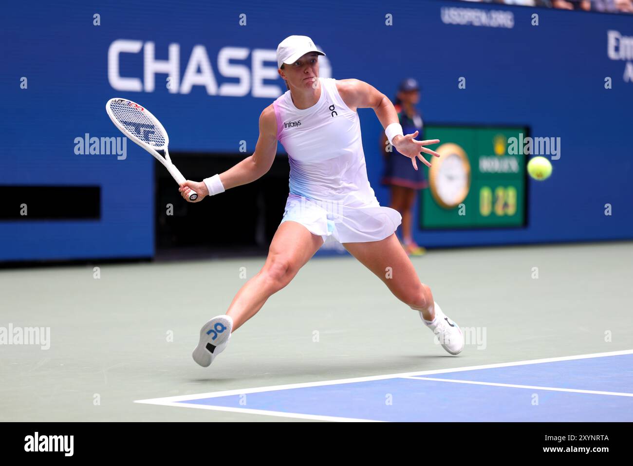 Iga swiatek 2024 us open hi-res stock photography and images - Alamy