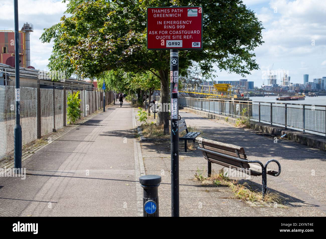 Thames pathway signage and walkway from Woolwich London with directions ...