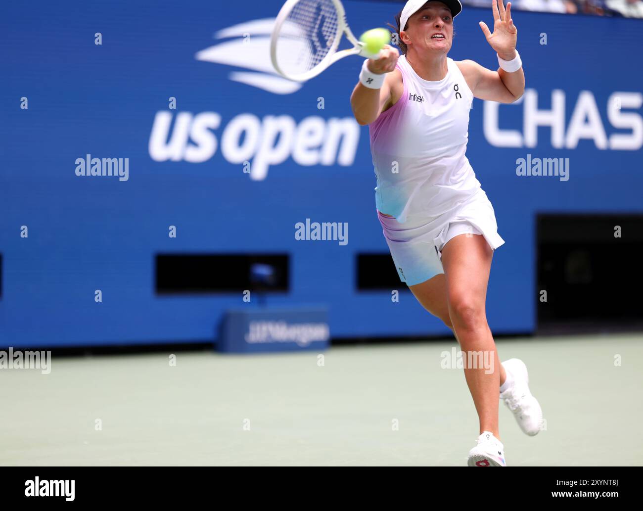 Iga swiatek form hi-res stock photography and images - Alamy