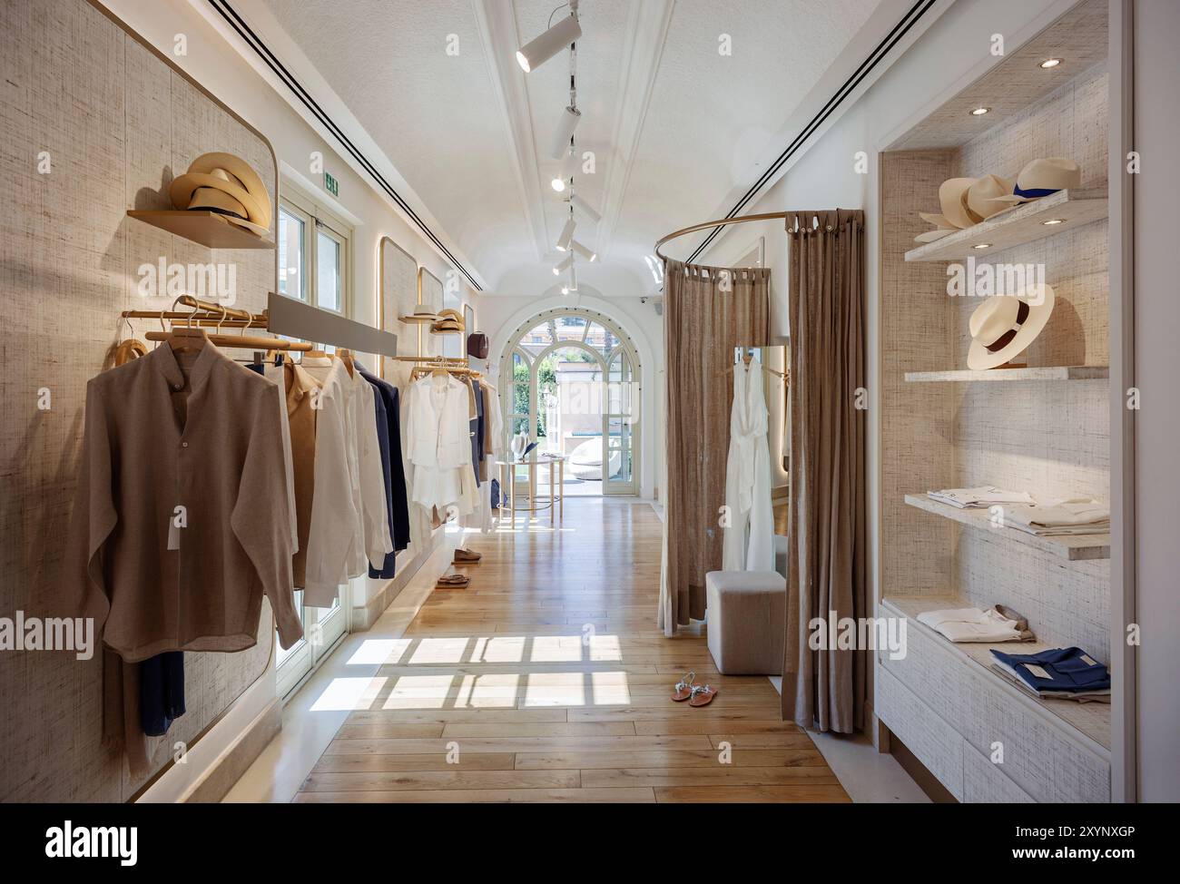 Elegant fashion store in Rome, Italy Stock Photo - Alamy