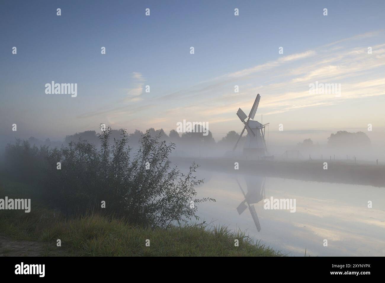 First morning sun windmills hi-res stock photography and images - Alamy