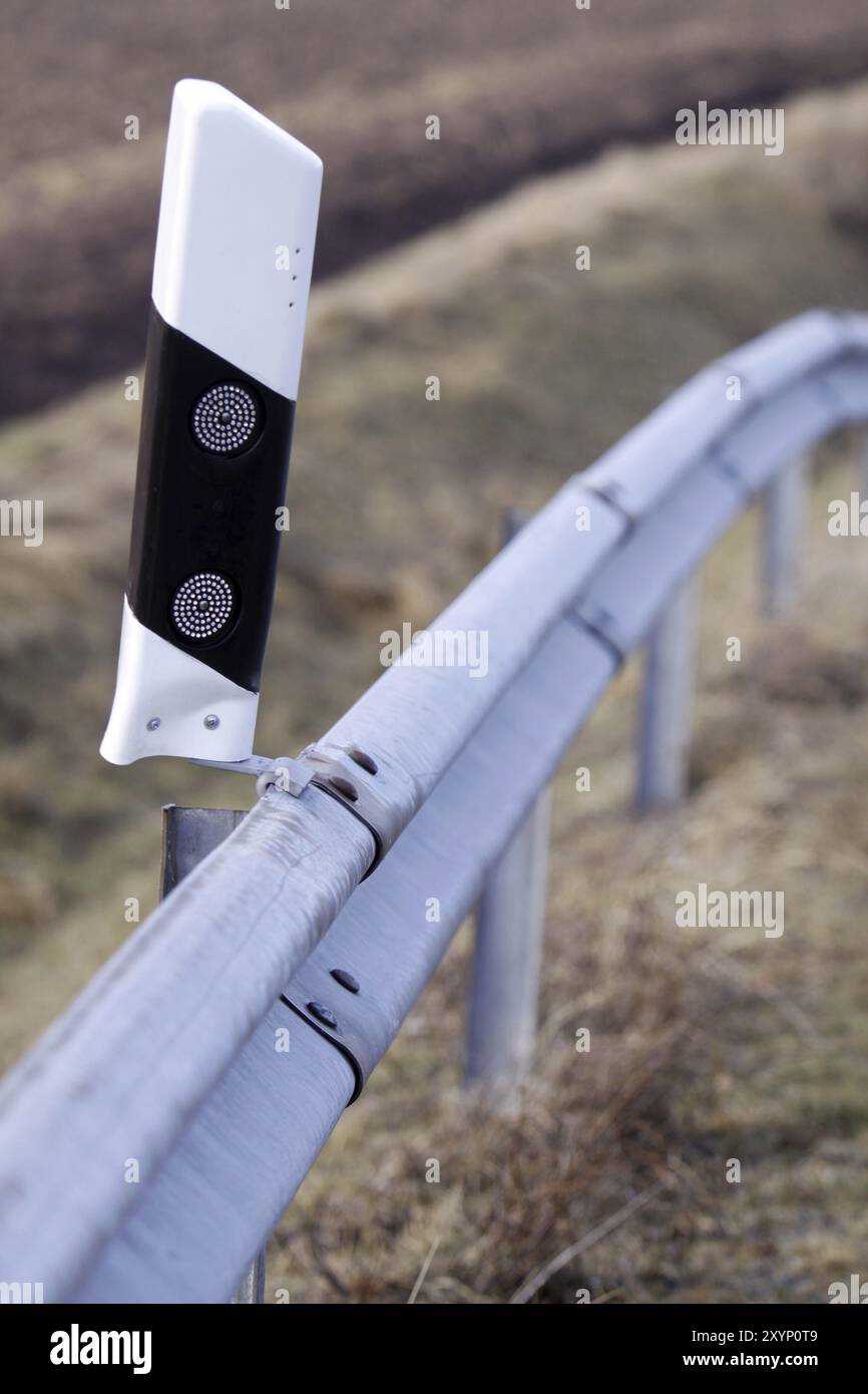 Guard rail with delineator Stock Photo - Alamy