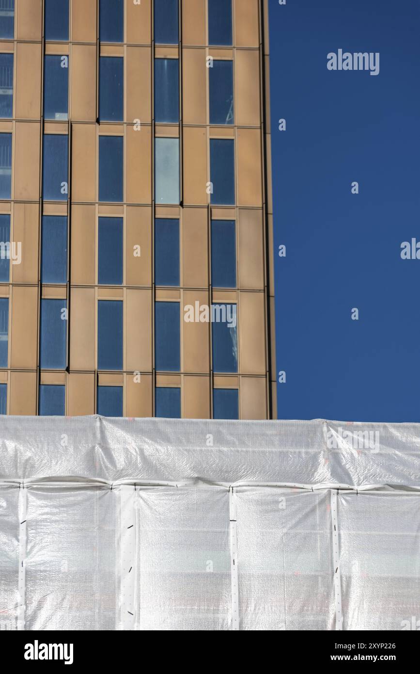 Tall hotel hi-res stock photography and images - Alamy