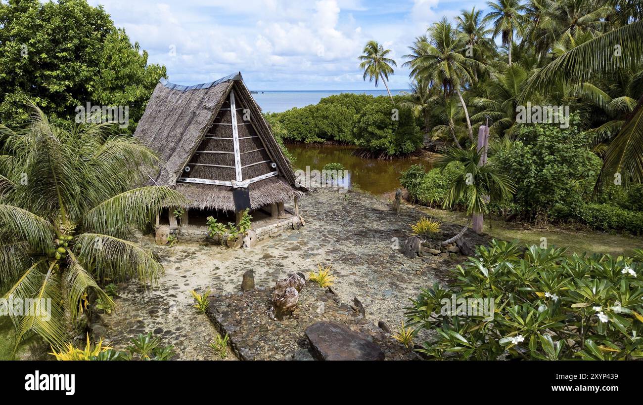 Traditional historical meeting house for men Tribal Chief Men Men's ...