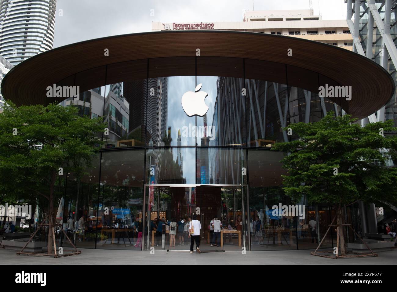 Bangkok, Thailand. 30th Aug, 2024. The exterior view of Apple Central World, the second Apple ...