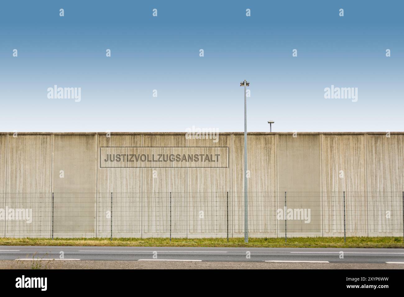 Prison wall of a correctional facility Stock Photo - Alamy