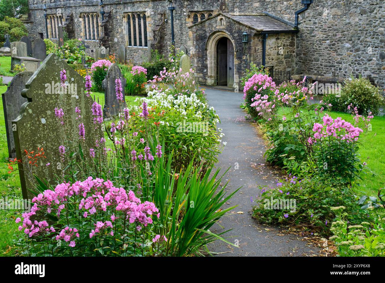 Path leading to St Andrew's Church, Sedbergh, Cumbria Stock Photo - Alamy