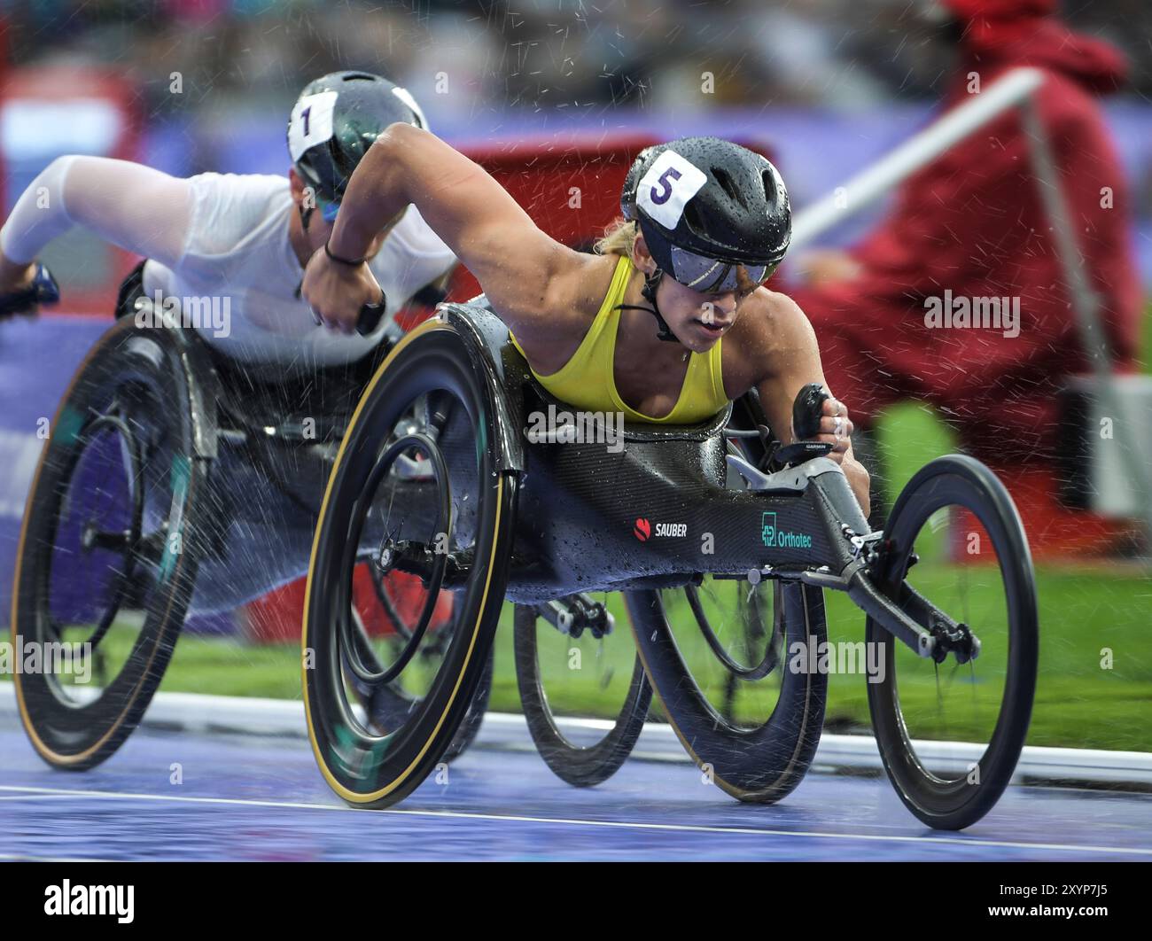 Madison De Rozario of Australia competes in the Women's 5000m T54 Round ...