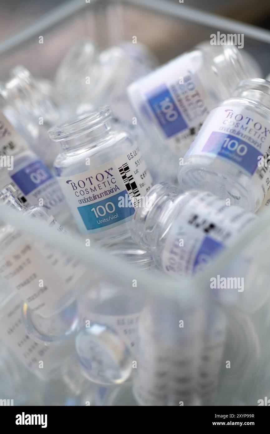 Cosmetic treatment botox injection hi-res stock photography and images ...