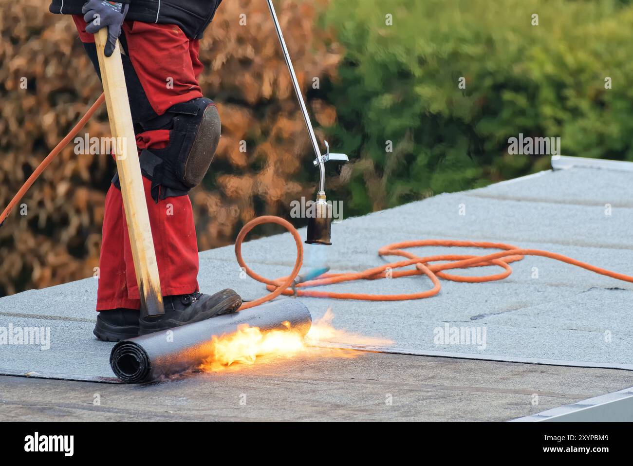 Roofing for flat roofs hi-res stock photography and images - Alamy