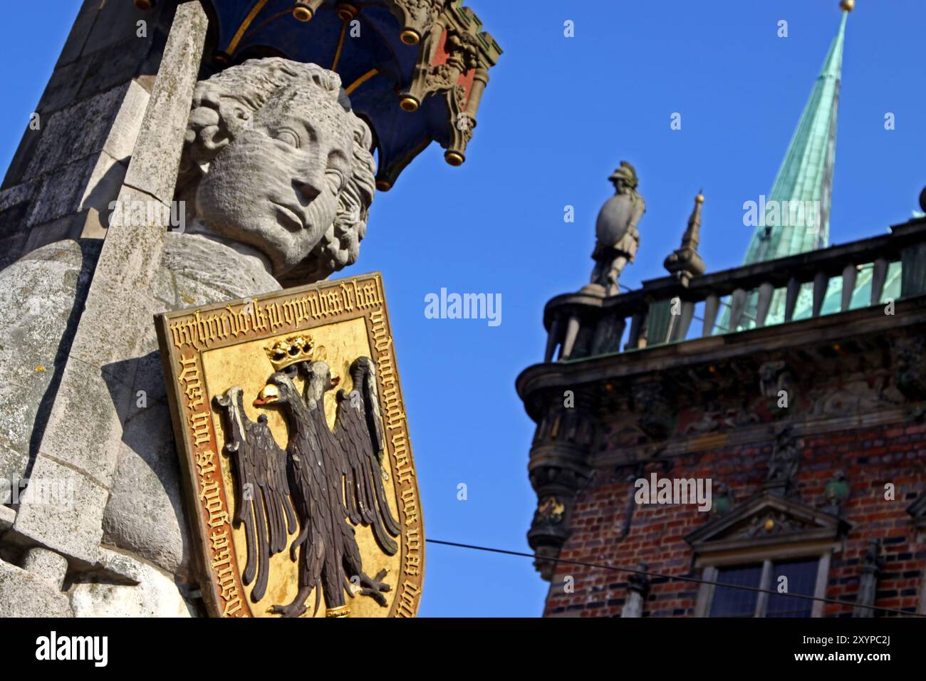 Roland statue, Bremen city centre Stock Photo - Alamy