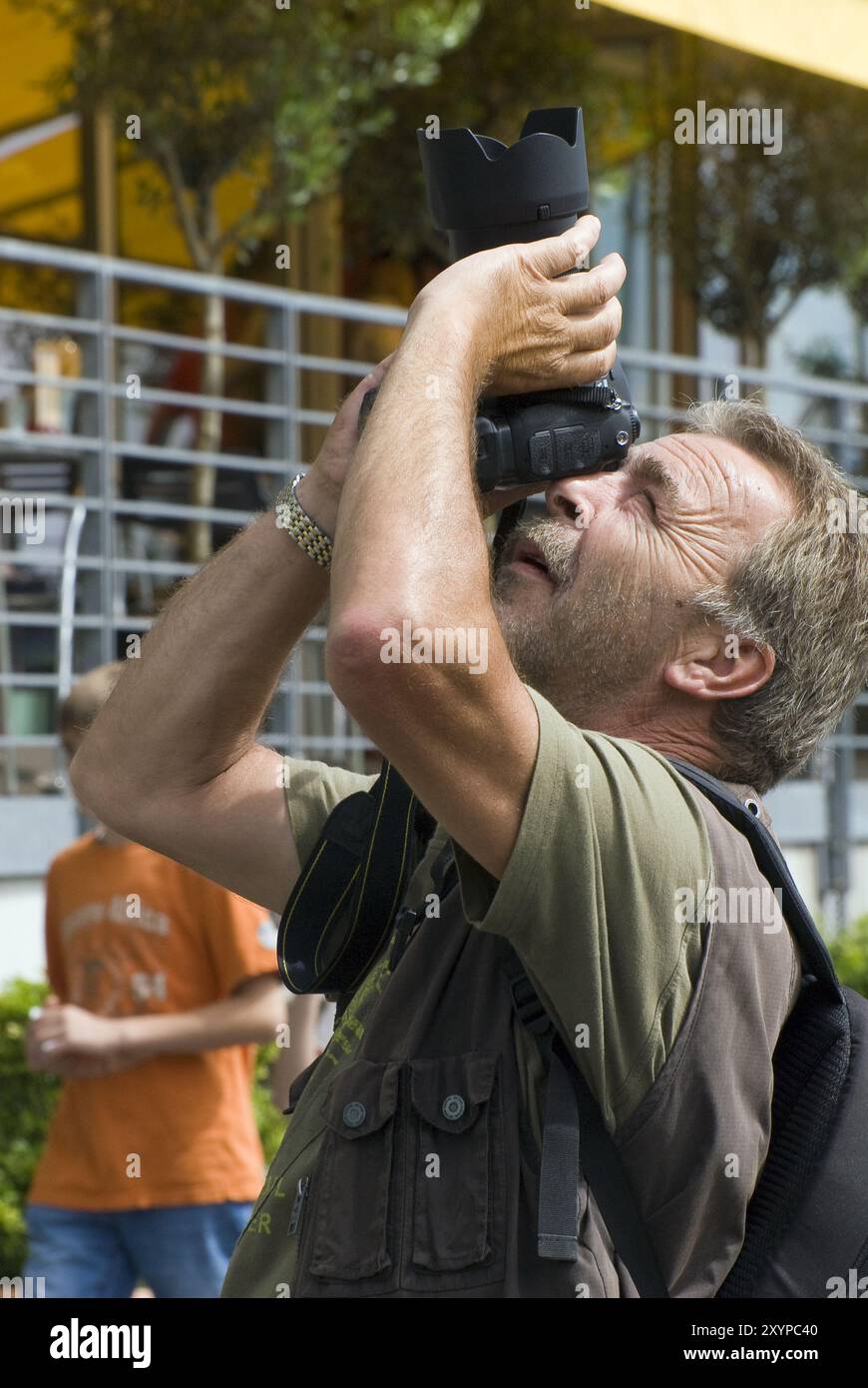 Photographer out of focus hi-res stock photography and images - Alamy