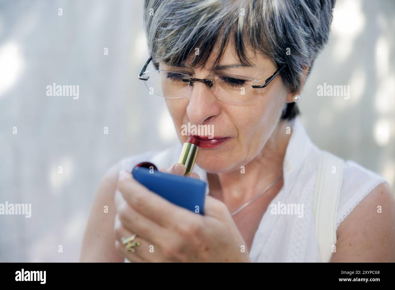 Tracing lips hi-res stock photography and images - Alamy