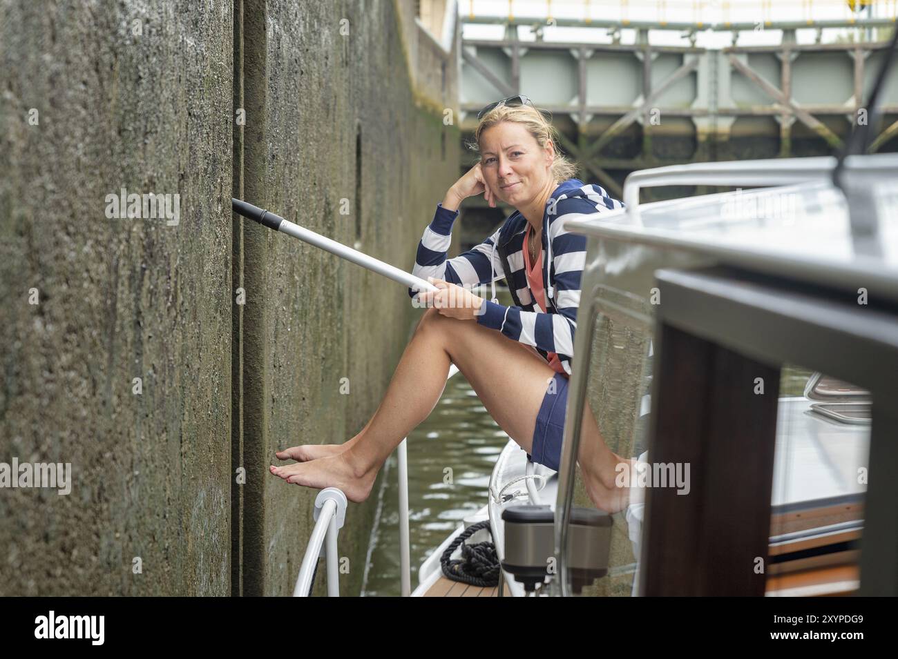 Grappling hooks hi-res stock photography and images - Alamy